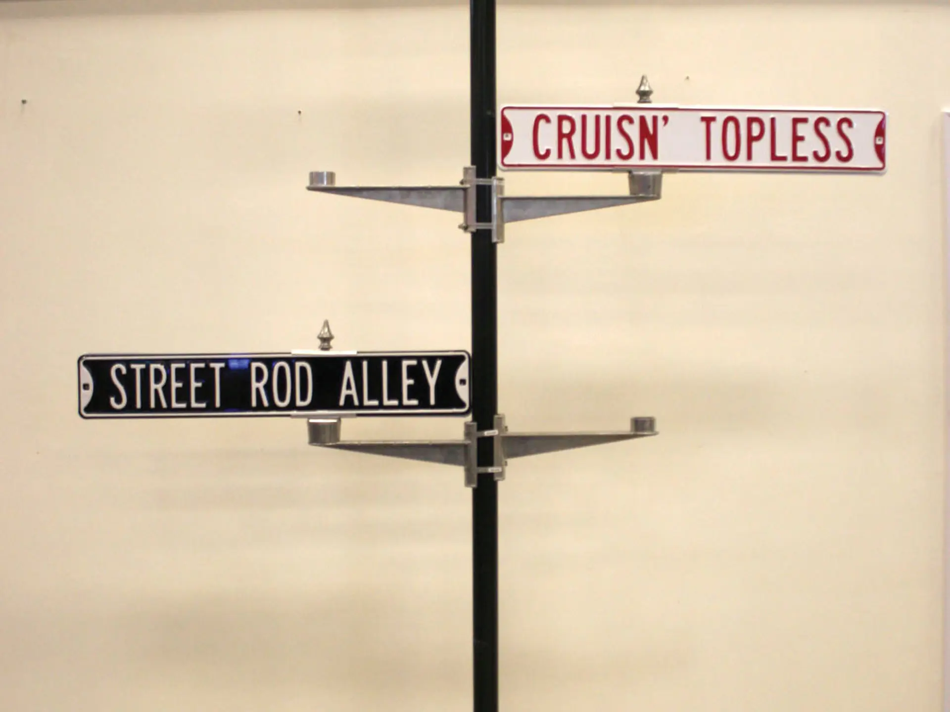 Sign Display | Auburn Fall 2015 | RM Sotheby's