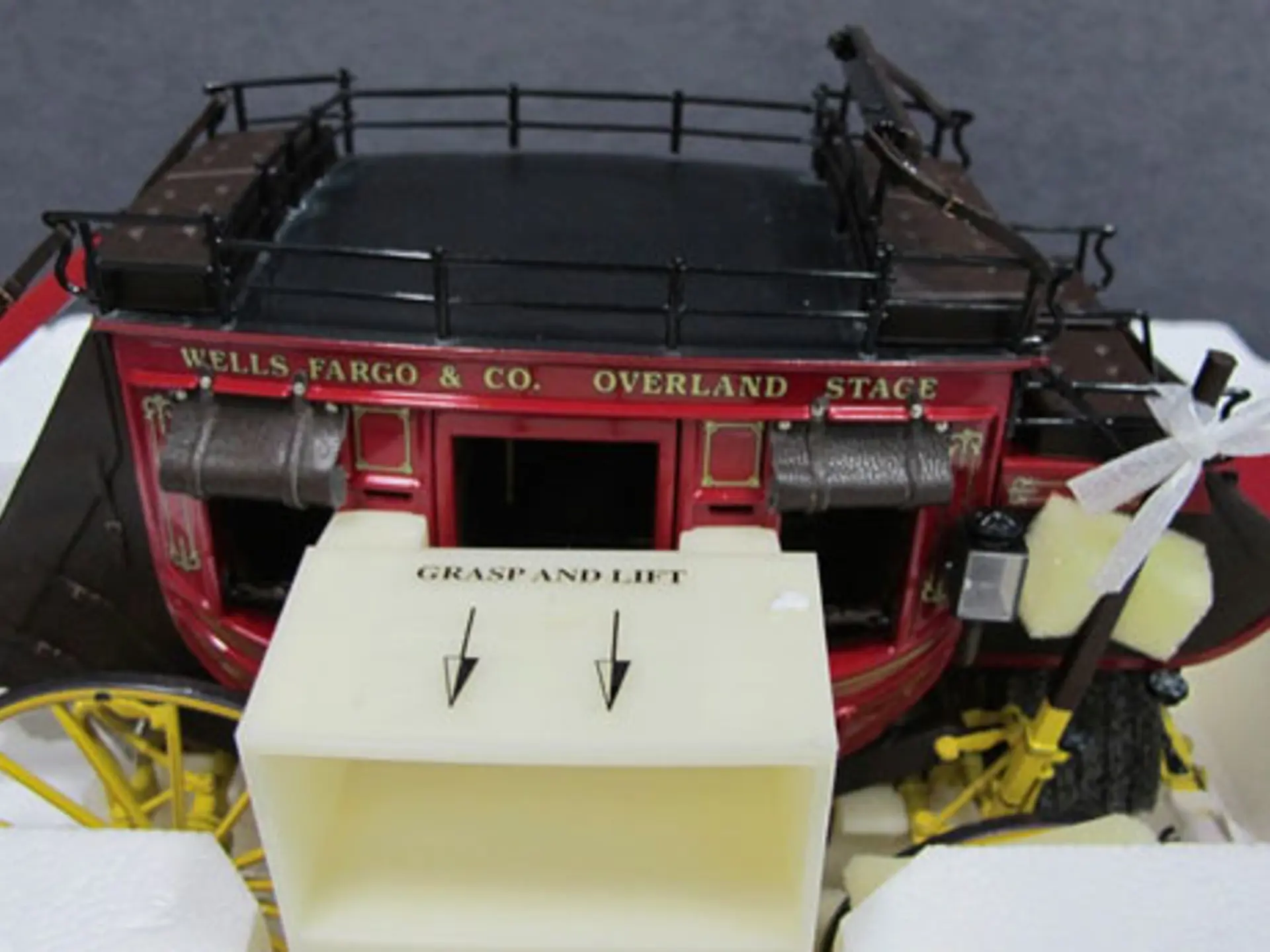 1/16 Scale Wells Fargo and Co. Overland Stage by Franklin Mint - Brand ...