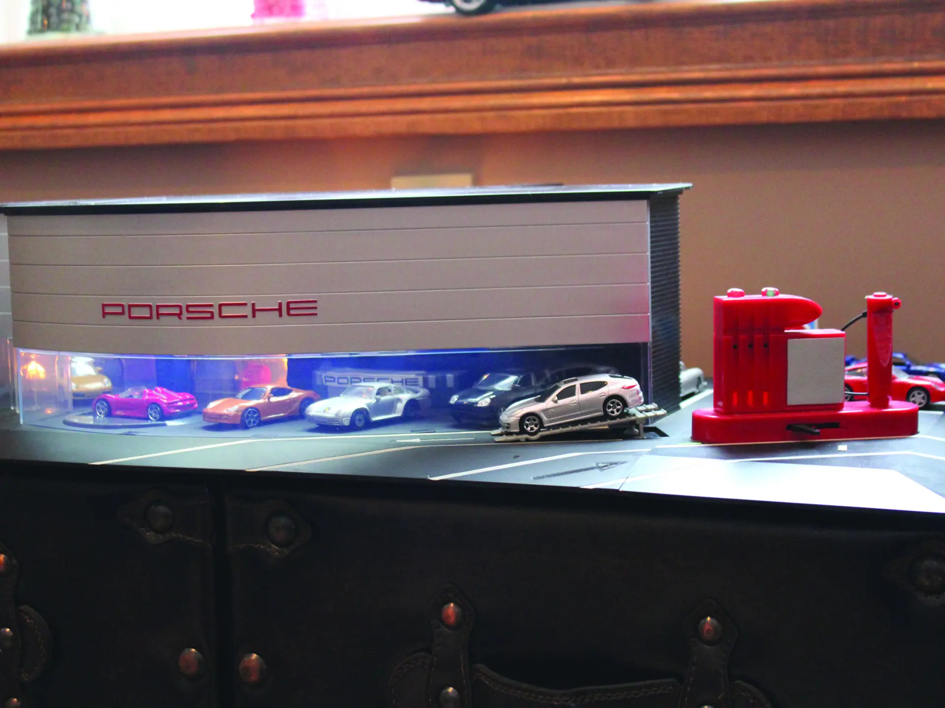 Porsche Dealer Model Display | Fort Lauderdale 2017 | RM Sotheby's