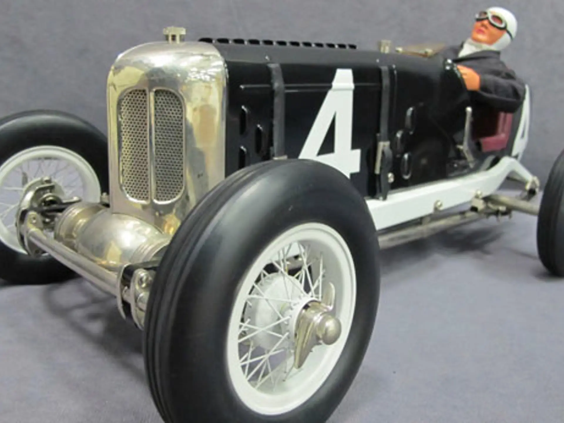 1/8 Scale Gilbow 1928 Leon Duray Miller #4 Race Car with Driver ...