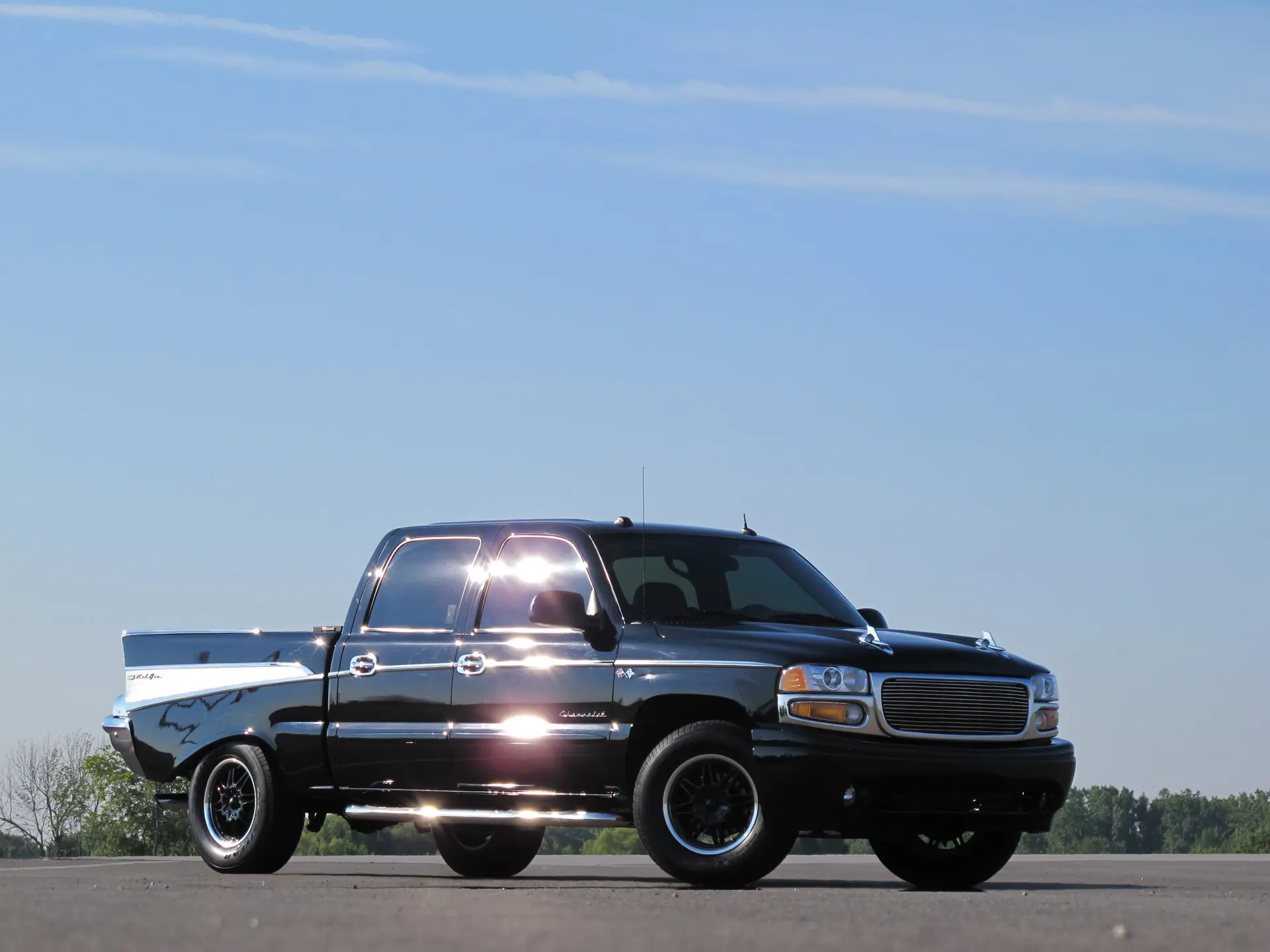 2005 GMC Denali | Auburn Fall 2011 | RM Sotheby's