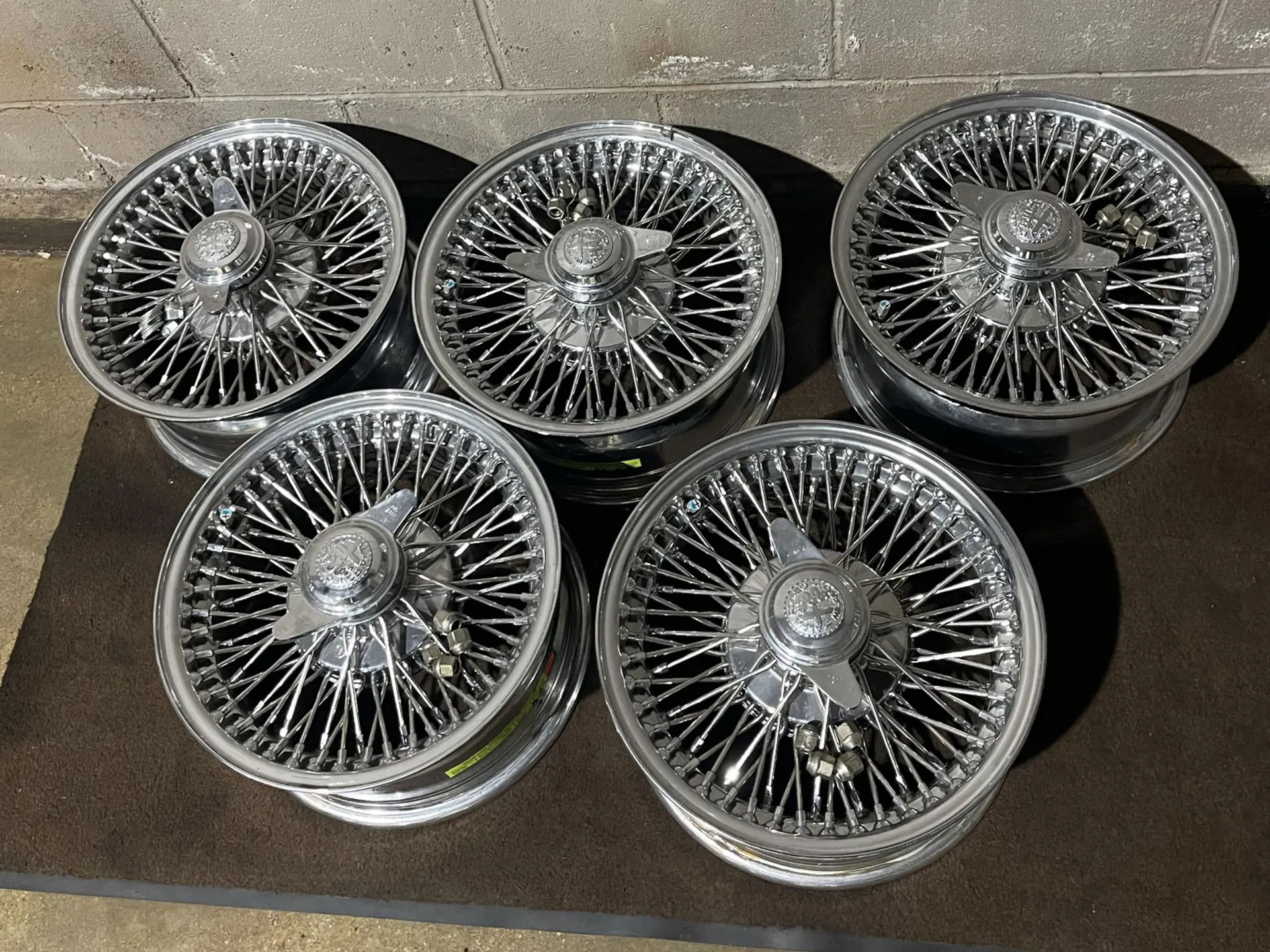 Five Dayton Wire Wheels 15x7-inch With Alfa Romeo Spinners - Off an ...