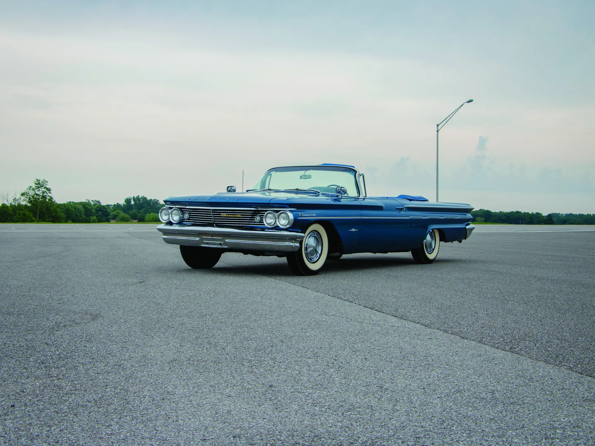 1960 Pontiac Bonneville | Auburn Fall 2017 | RM Sotheby's