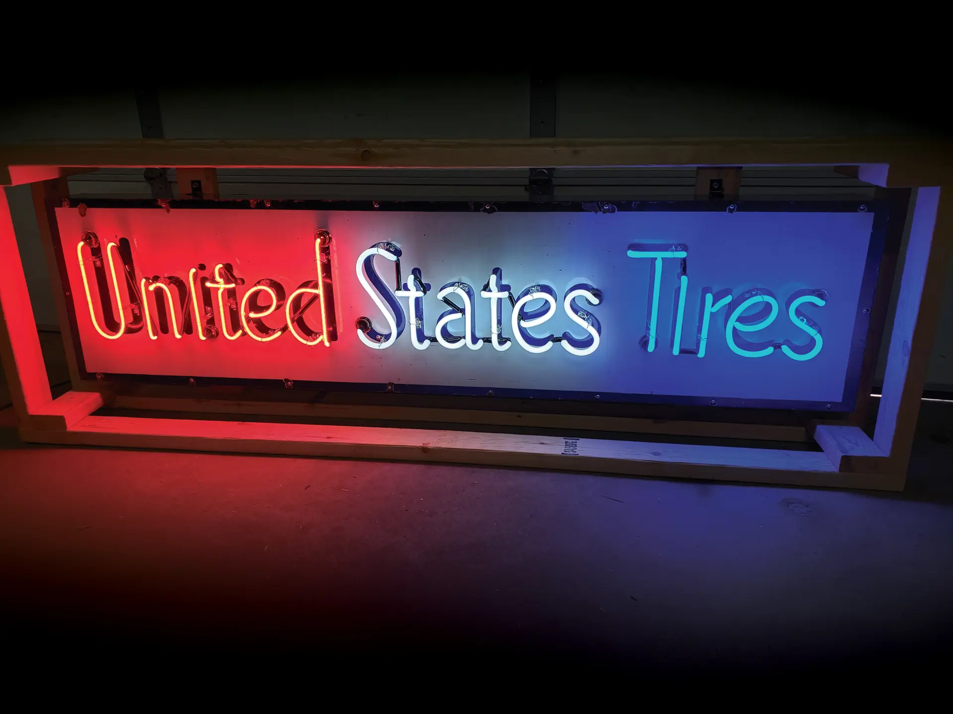 United States Tires Neon Porcelain Sign | Palm Beach 2020 | RM Sotheby's
