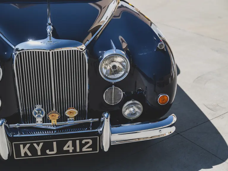 1960 Jaguar Mark IX Saloon | The Ron and Sarah Jury Grand National ...