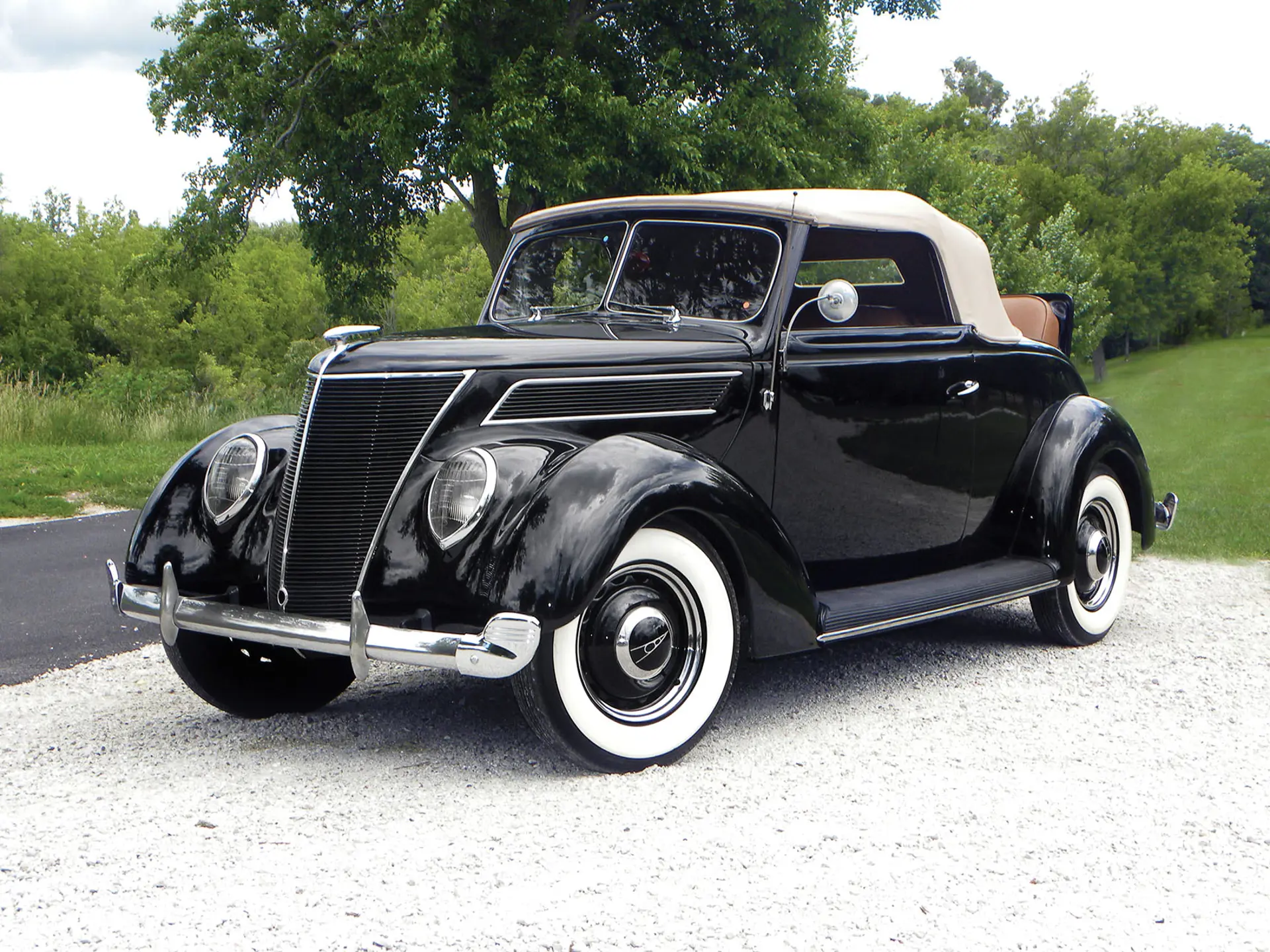 1937 Ford V-8 | Auburn Fall 2014 | RM Sotheby's