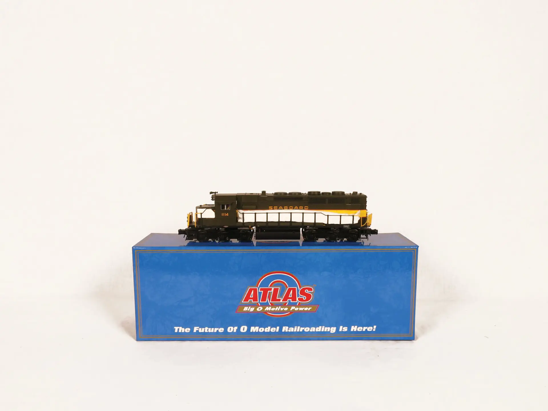 Atlas O Gauge Seaboard #6811-2 SDP35 Diesel Locomotive - 3 rail | Auburn Memorabilia Auction ...