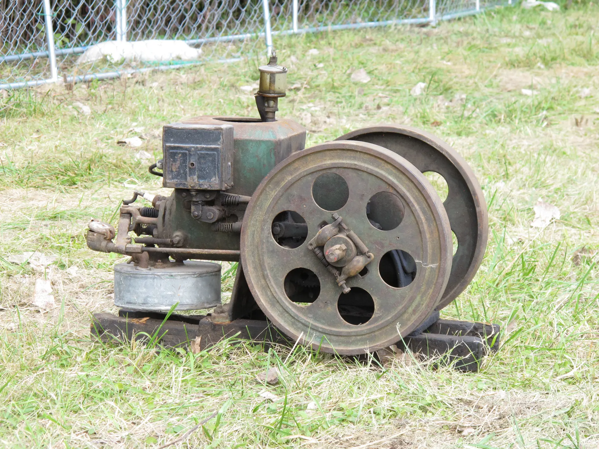 Stover hit & miss engine | The Lee Roy Hartung Collection | RM Sotheby's