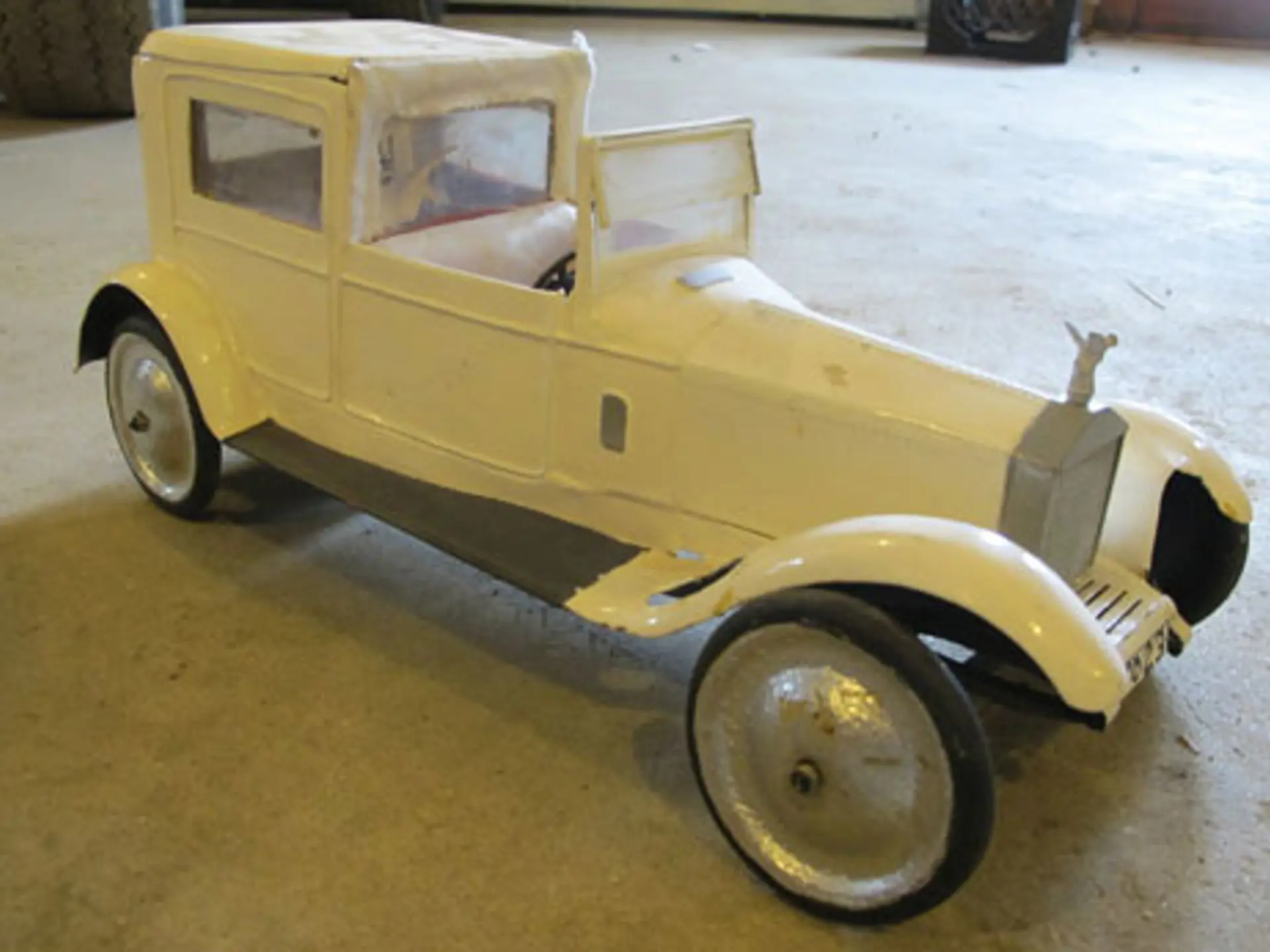 Handmade Model of a Rolls-Royce Town Car | The Bennett Collection | RM ...