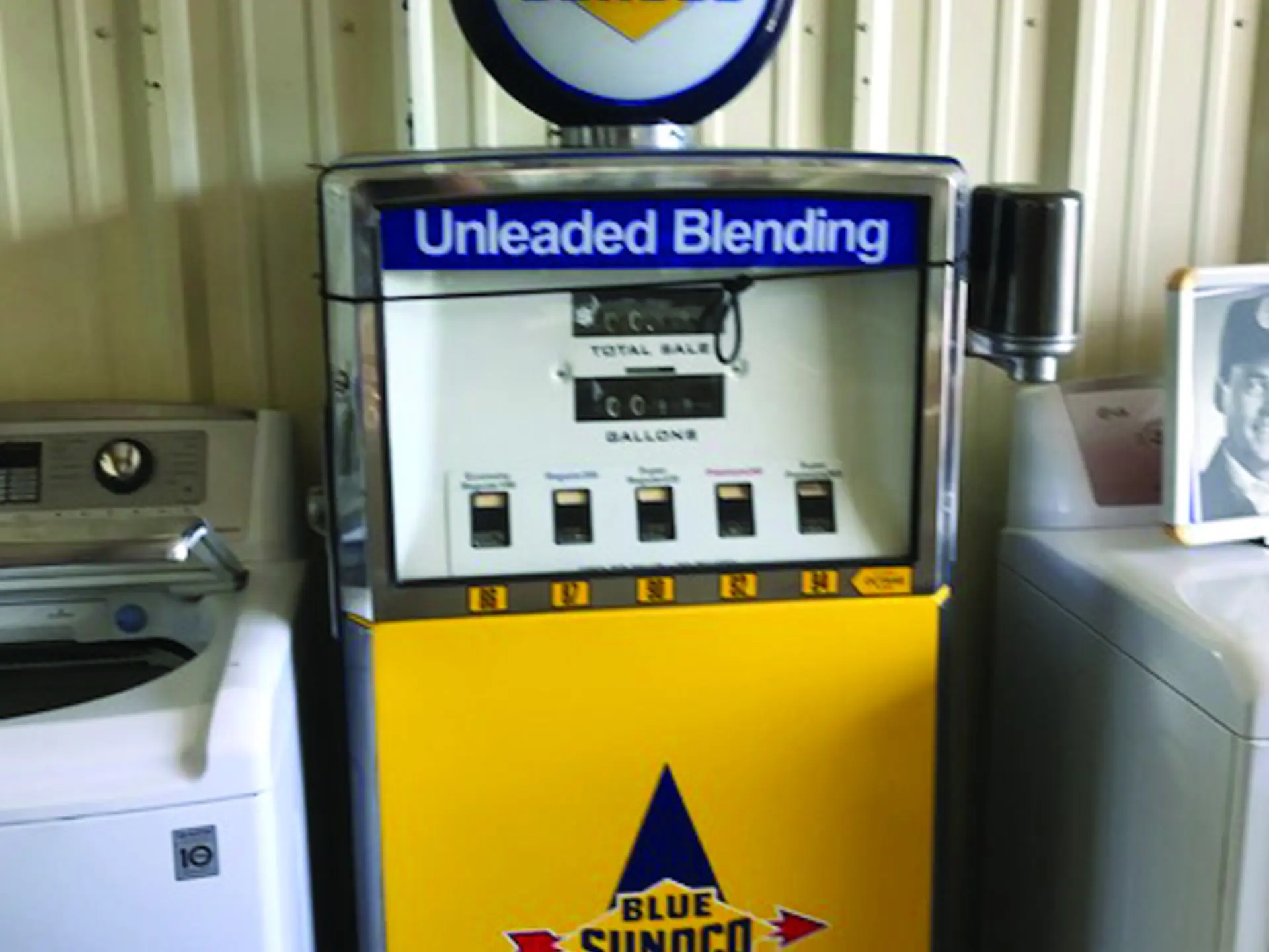 Wayne (5 type) Sunoco gas pump | Auburn Fall 2017 | RM Sotheby's