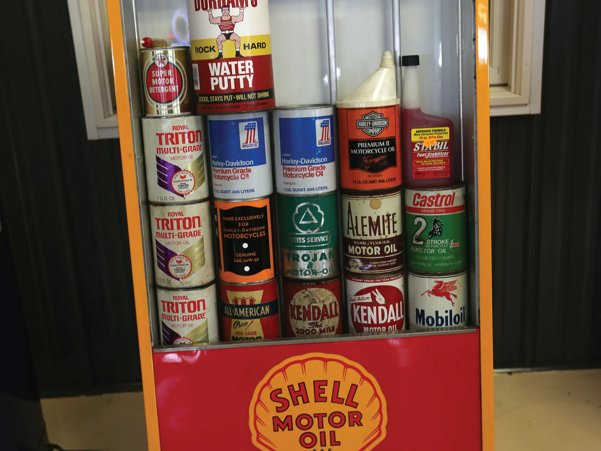 Shell Service Station Oil Can Display | Auburn Fall 2015 | RM Sotheby's