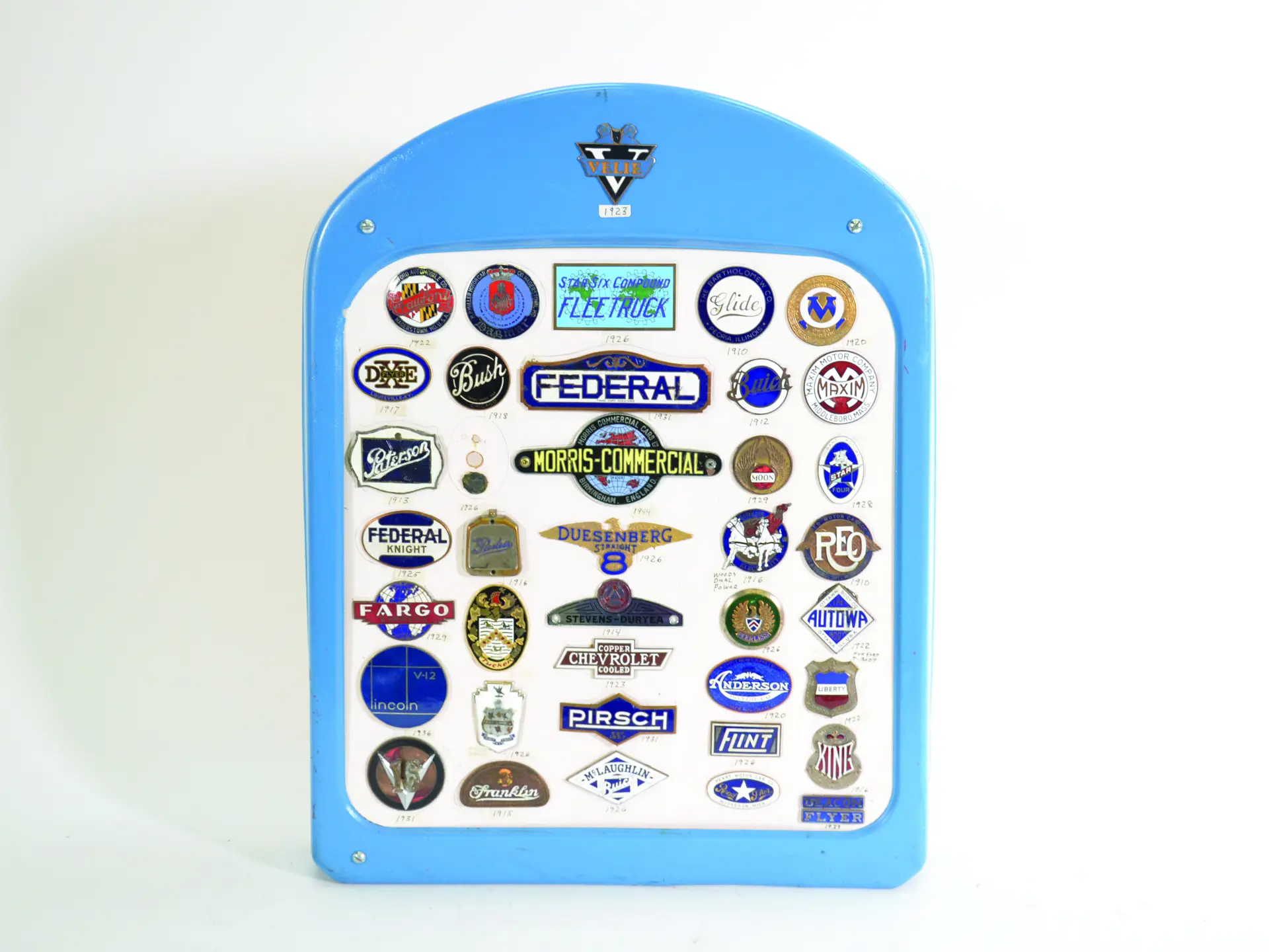 A various marque automobile badge collection. | Auburn Fall 2016 | RM ...