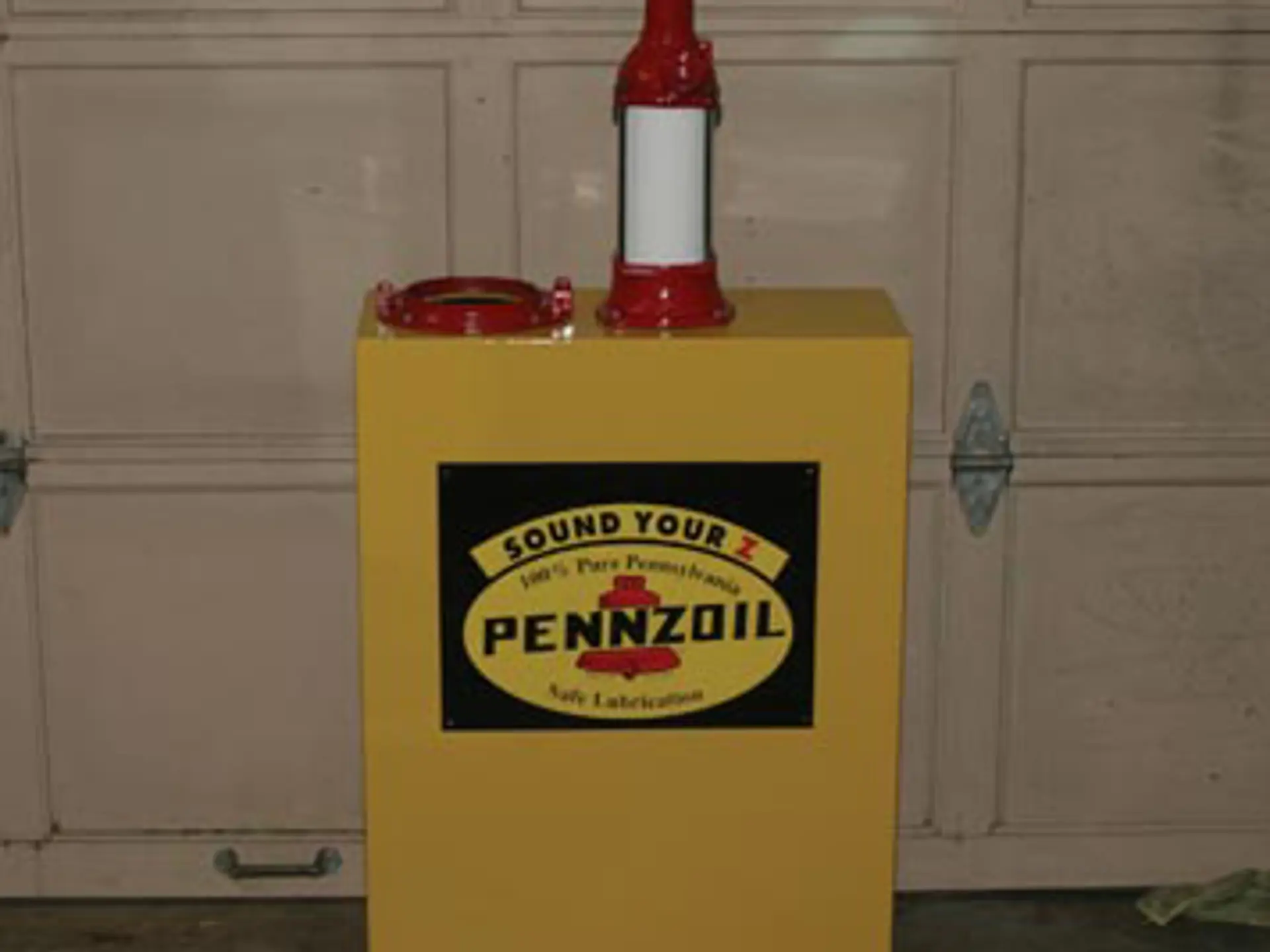 1950's Pennzoil Shell Motor Oil Lubester with Clam Shell embossed lid ...