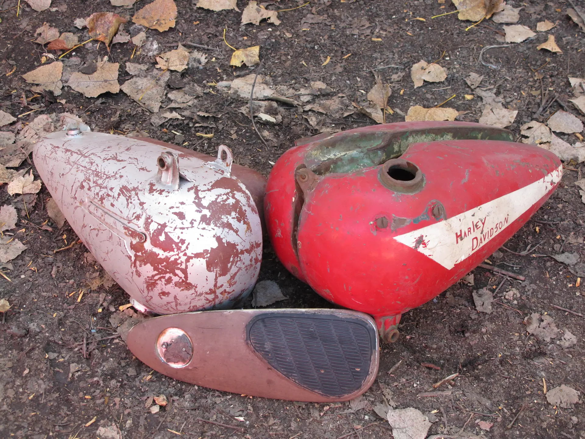 Harley-Davidson Motorcycle Tanks | The Lee Roy Hartung Collection | RM ...