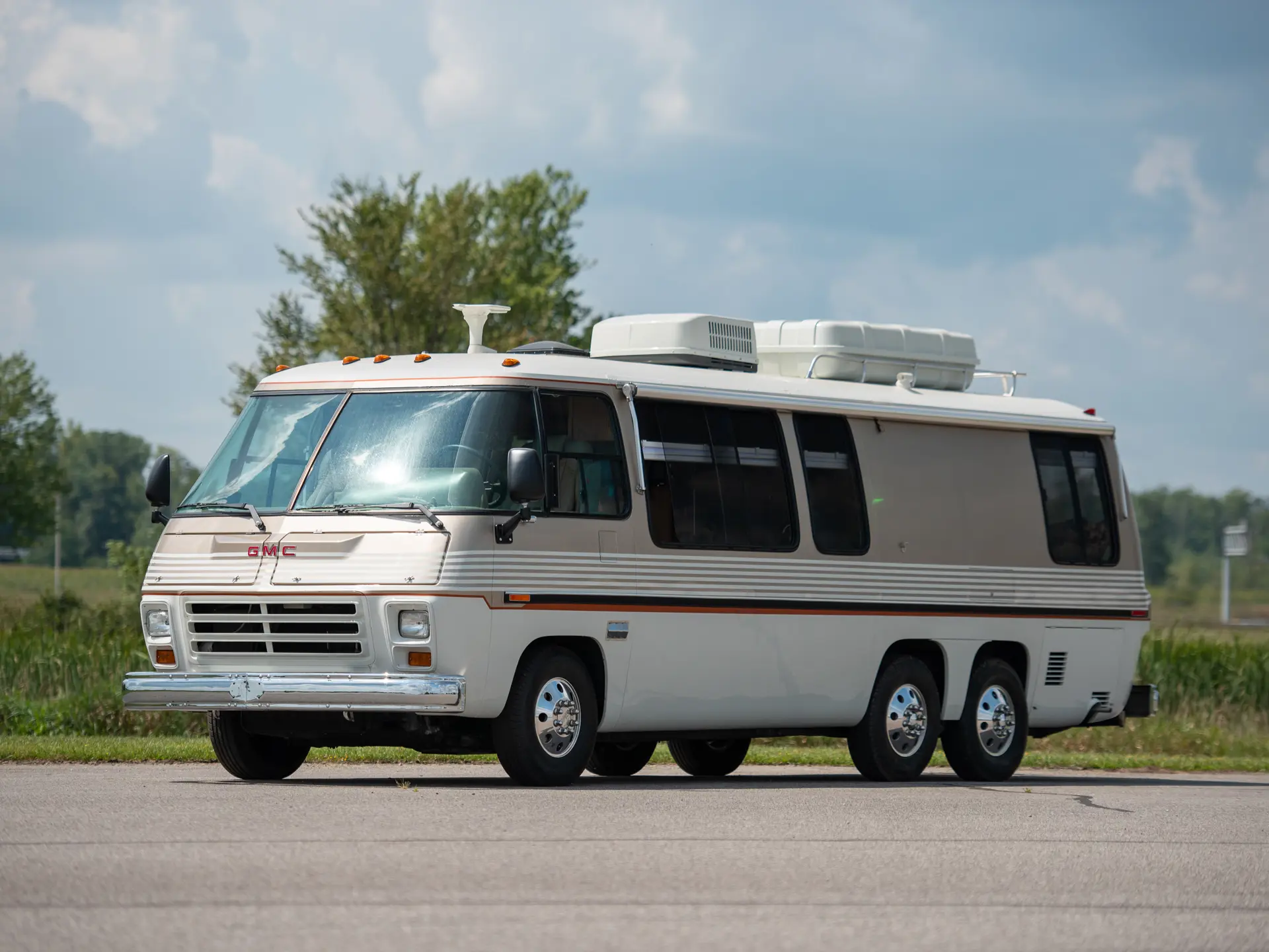 1973 GMC Motorhome | Auburn Fall 2020 | RM Sotheby's