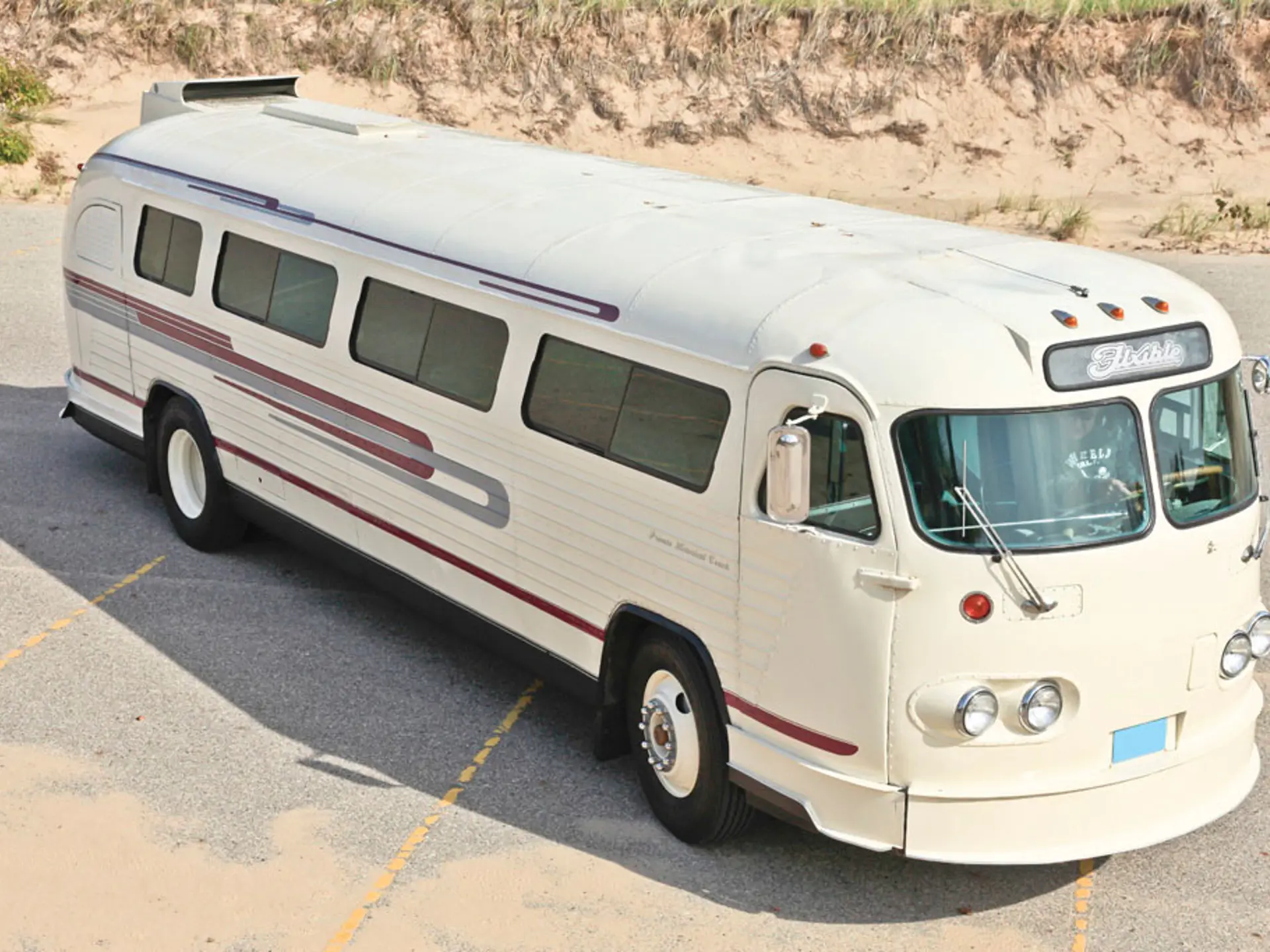 1960 Flxible Starliner 29-Passenger | Auburn Fall 2013 | RM Sotheby's