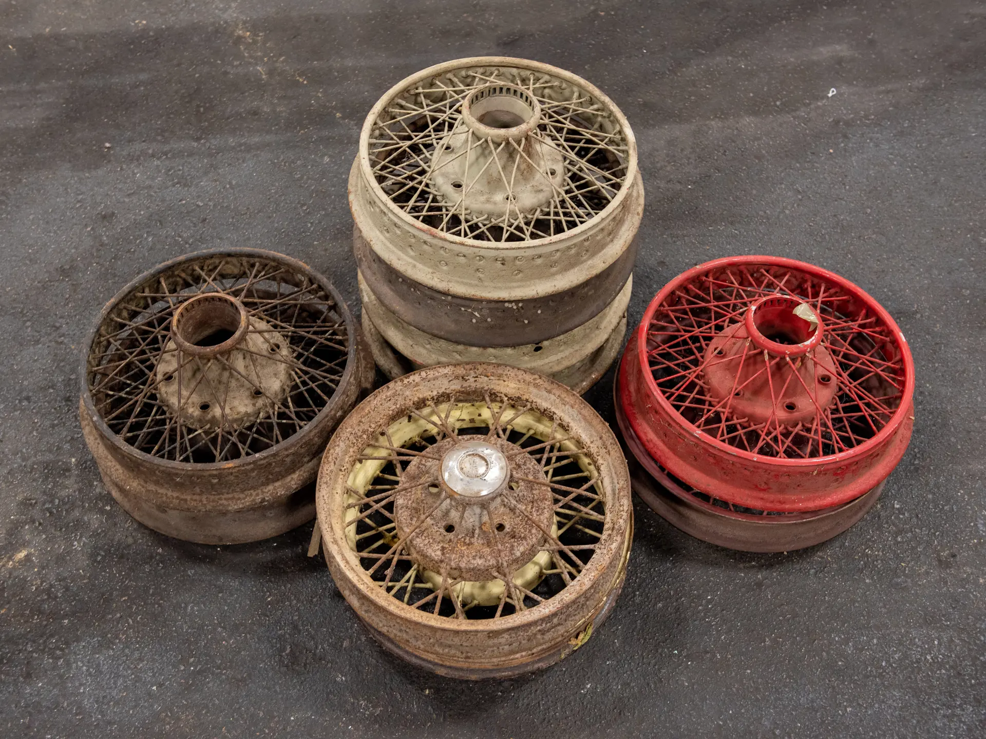 Assorted Wire Wheels | Auburn Fall 2021 | RM Sotheby's