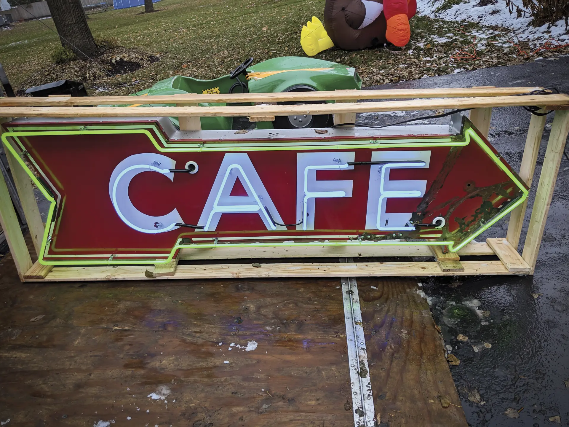 Cafe Flashing Arrow Neon Porcelain Sign | Fort Lauderdale 2019 | RM ...