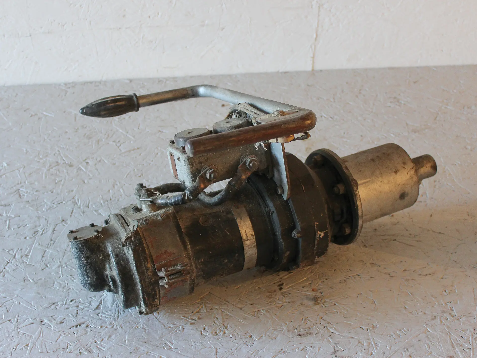 Inertia Starter for Offenhauser Engine | Auburn Spring 2018 | RM Sotheby's