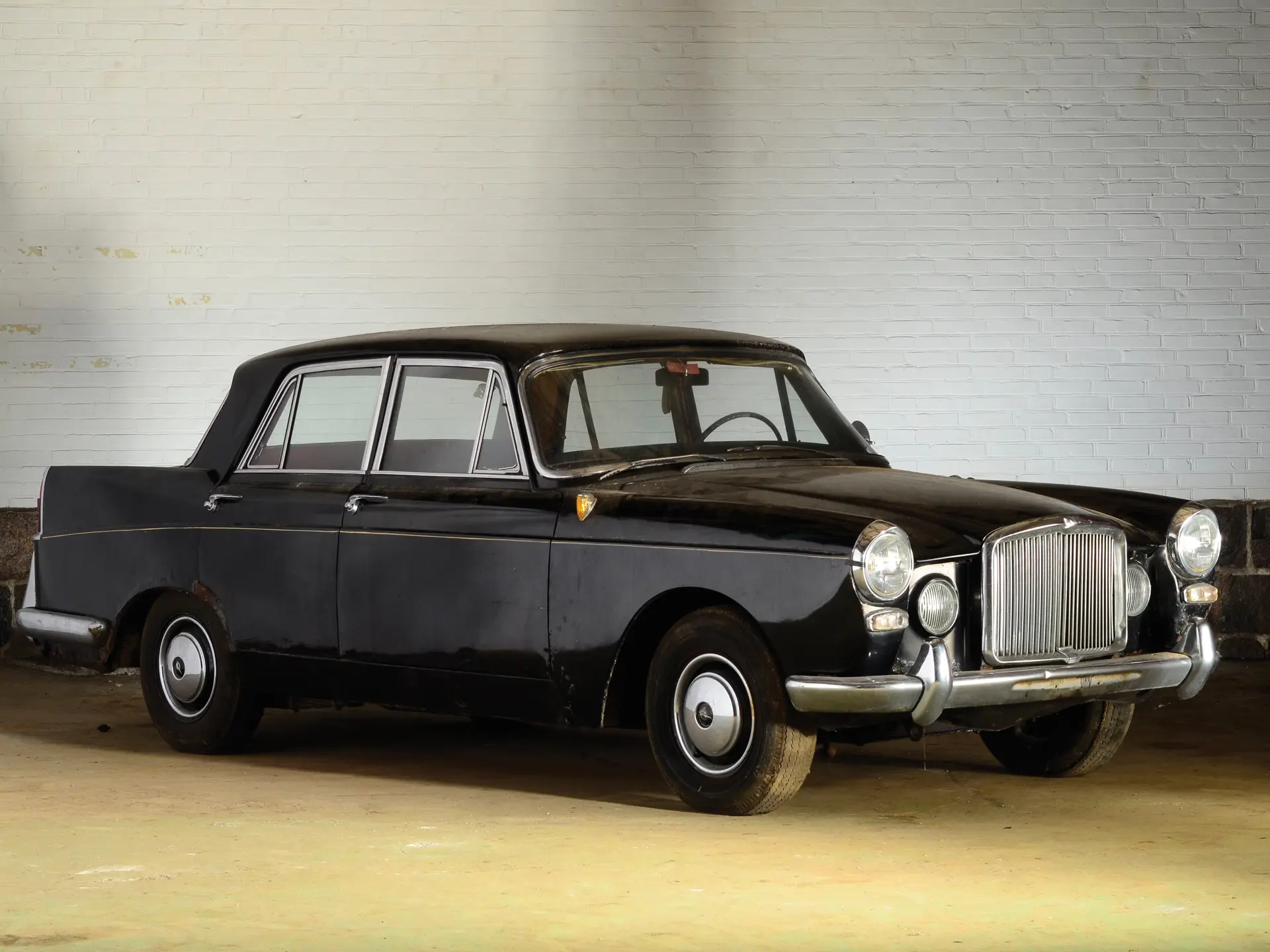 1963 Vanden Plas Princess Mk II Saloon | Aalholm Automobile Collection ...