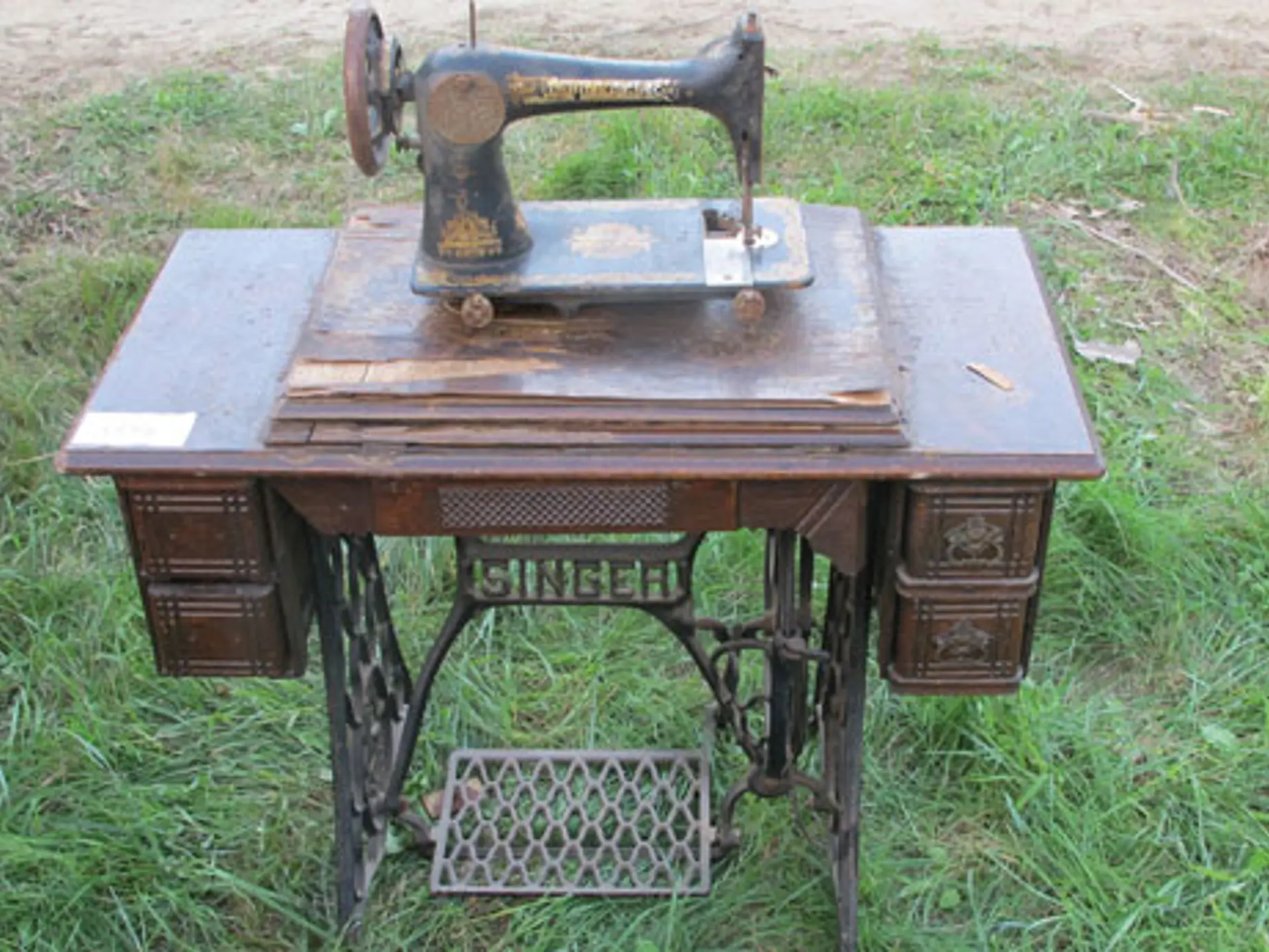 Singer Sewing Machine with Stand | The Bennett Collection | RM Sotheby's