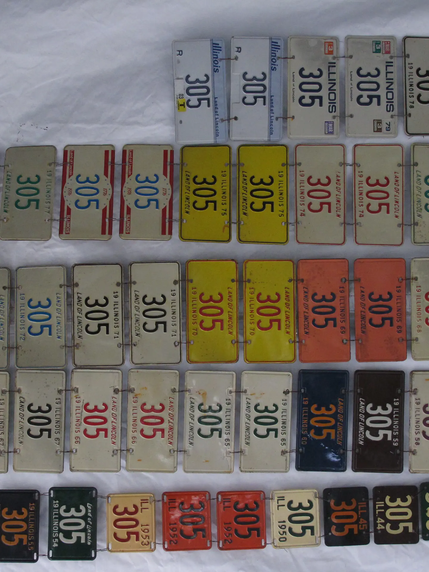 Lot of Illinois 3-Digit License Plates - 305 | The Lee Roy Hartung ...